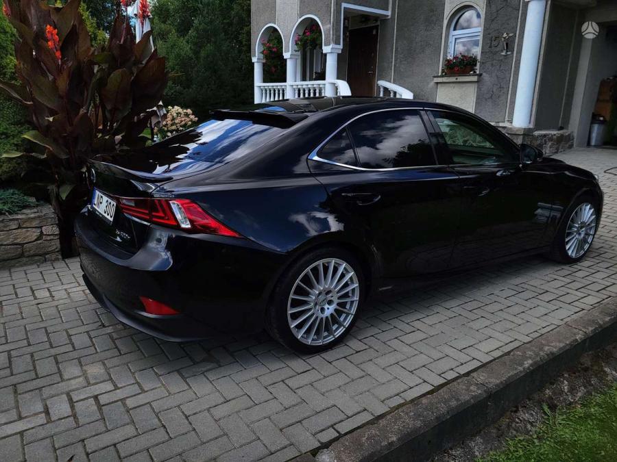 Melns Lexus LS 300h 2013 Klaipėda, ar dzinēja tilpumu 2.49 L un nobraukumu 305 tūkst. km par 11500 €, foto 3 vietnē AUTOMOTO.COM.LV
