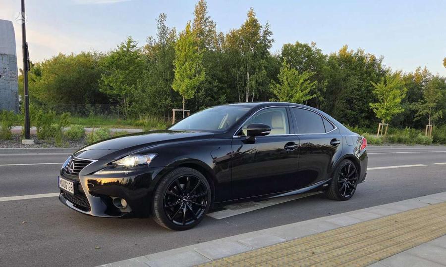 Black Lexus LS 300h 2014 in Vilnius, with an engine capacity of 2.49 L and mileage of 297 thousand km for 13700 €, photo 7 on AUTOMOTO.COM.LV