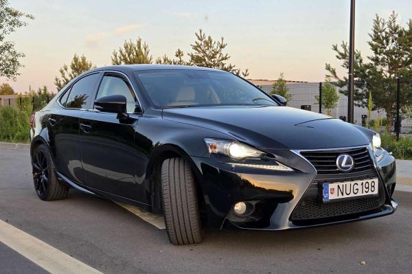 Black Lexus LS 300h 2014 in Vilnius, with an engine capacity of 2.49 L and mileage of 297 thousand km for 13700 €, photo 9 on AUTOMOTO.COM.LV