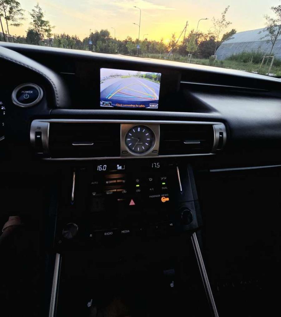 Black Lexus LS 300h 2014 in Vilnius, with an engine capacity of 2.49 L and mileage of 297 thousand km for 13700 €, photo 11 on AUTOMOTO.COM.LV