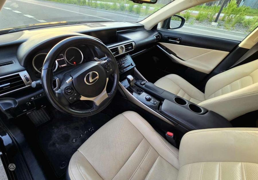 Black Lexus LS 300h 2014 in Vilnius, with an engine capacity of 2.49 L and mileage of 297 thousand km for 13700 €, photo 12 on AUTOMOTO.COM.LV