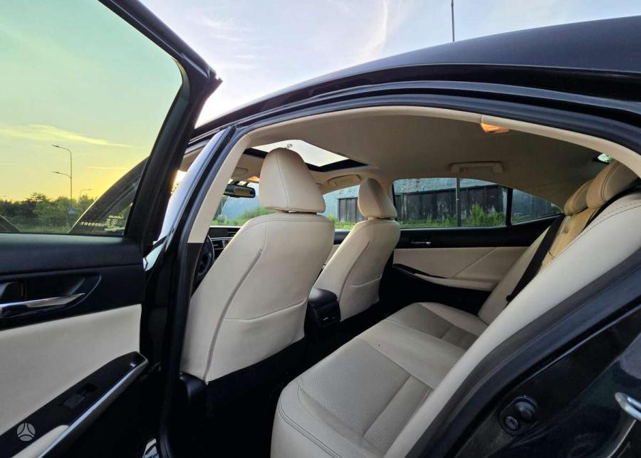 Black Lexus LS 300h 2014 in Vilnius, with an engine capacity of 2.49 L and mileage of 297 thousand km for 13700 €, photo 14 on AUTOMOTO.COM.LV