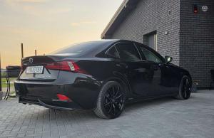 Black Lexus LS 300h 2014 in Vilnius, with an engine capacity of 2.49 L and mileage of 297 thousand km for 13700 €, photo 17 on AUTOMOTO.COM.LV