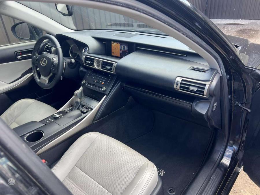 Black Lexus LS 300h 2014 in Kaunas, with an engine capacity of 2.49 L and mileage of 250 thousand km for 7400 €, photo 11 on AUTOMOTO.COM.LV