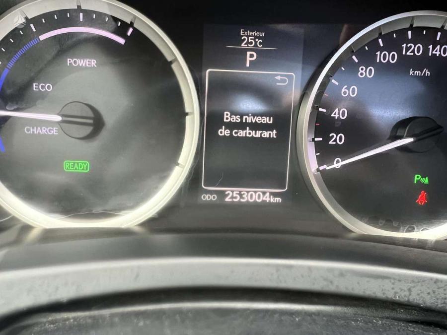 Black Lexus LS 300h 2014 in Kaunas, with an engine capacity of 2.49 L and mileage of 250 thousand km for 7400 €, photo 13 on AUTOMOTO.COM.LV