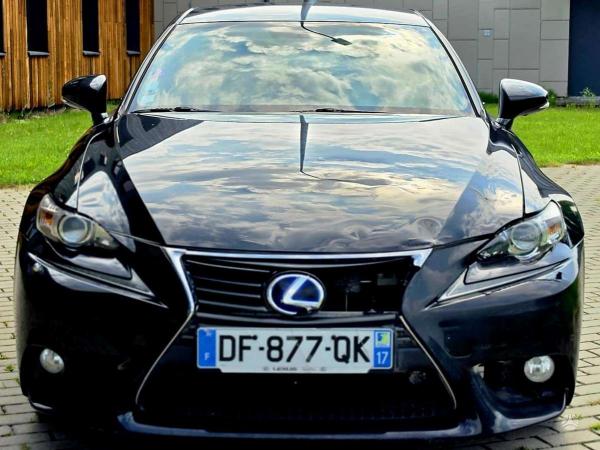 Black Lexus LS 300h 2014 in Taurage, with an engine capacity of 2.49 L and mileage of 248 thousand km for 8300 €, photo 1 on AUTOMOTO.COM.LV