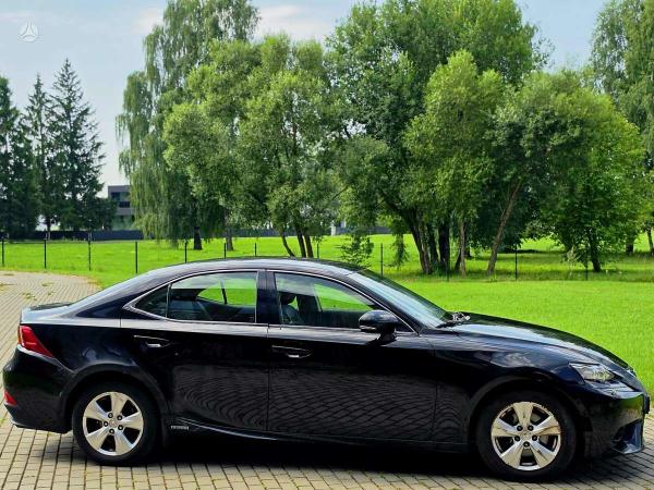 Black Lexus LS 300h 2014 in Taurage, with an engine capacity of 2.49 L and mileage of 248 thousand km for 8300 €, photo 7 on AUTOMOTO.COM.LV