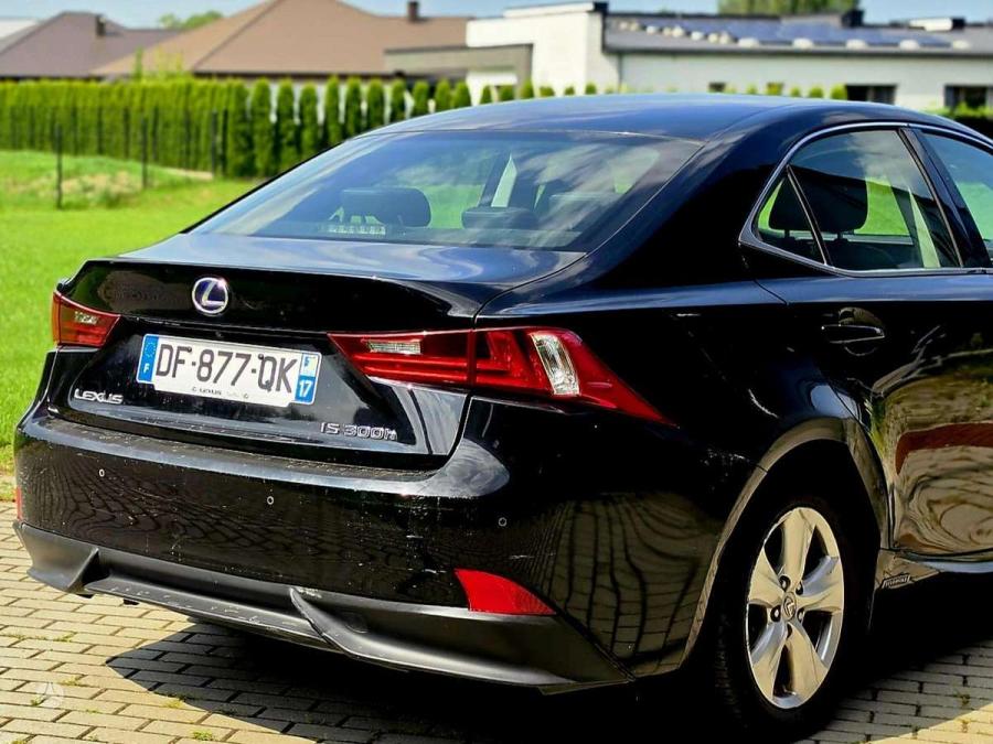 Black Lexus LS 300h 2014 in Taurage, with an engine capacity of 2.49 L and mileage of 248 thousand km for 7900 €, photo 14 on AUTOMOTO.COM.LV