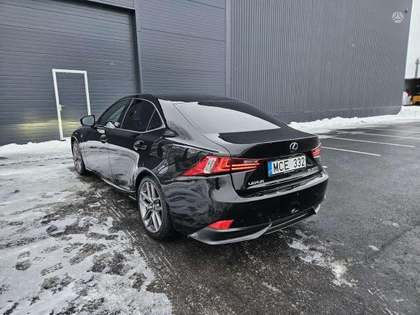 Melns Lexus LS 300h 2015 Kauņa, ar dzinēja tilpumu 2.49 L un nobraukumu 243 tūkst. km par 6900 €, foto 6 vietnē AUTOMOTO.COM.LV