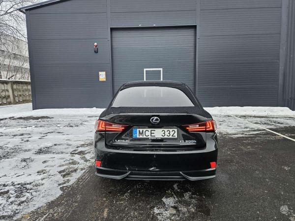 Melns Lexus LS 300h 2015 Kauņa, ar dzinēja tilpumu 2.49 L un nobraukumu 243 tūkst. km par 6900 €, foto 7 vietnē AUTOMOTO.COM.LV