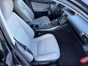 Melns Lexus LS 300h 2015 Viļņa, ar dzinēja tilpumu 2.49 L un nobraukumu 199 tūkst. km par 15000 €, foto 20 vietnē AUTOMOTO.COM.LV