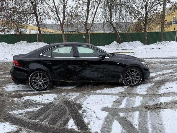 Black Lexus LS 300h 2015 in Kaunas, with an engine capacity of 2.49 L and mileage of 182 thousand km for 17200 €, photo 4 on AUTOMOTO.COM.LV