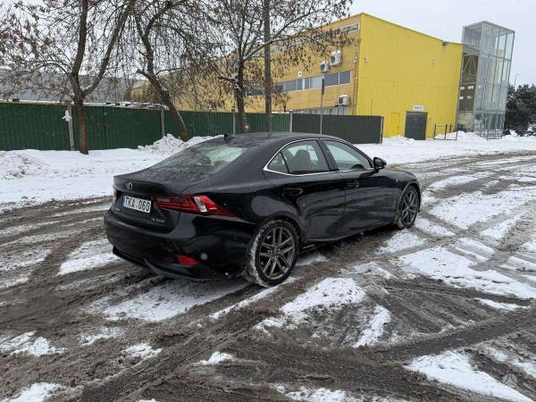 Black Lexus LS 300h 2015 in Kaunas, with an engine capacity of 2.49 L and mileage of 182 thousand km for 17200 €, photo 5 on AUTOMOTO.COM.LV