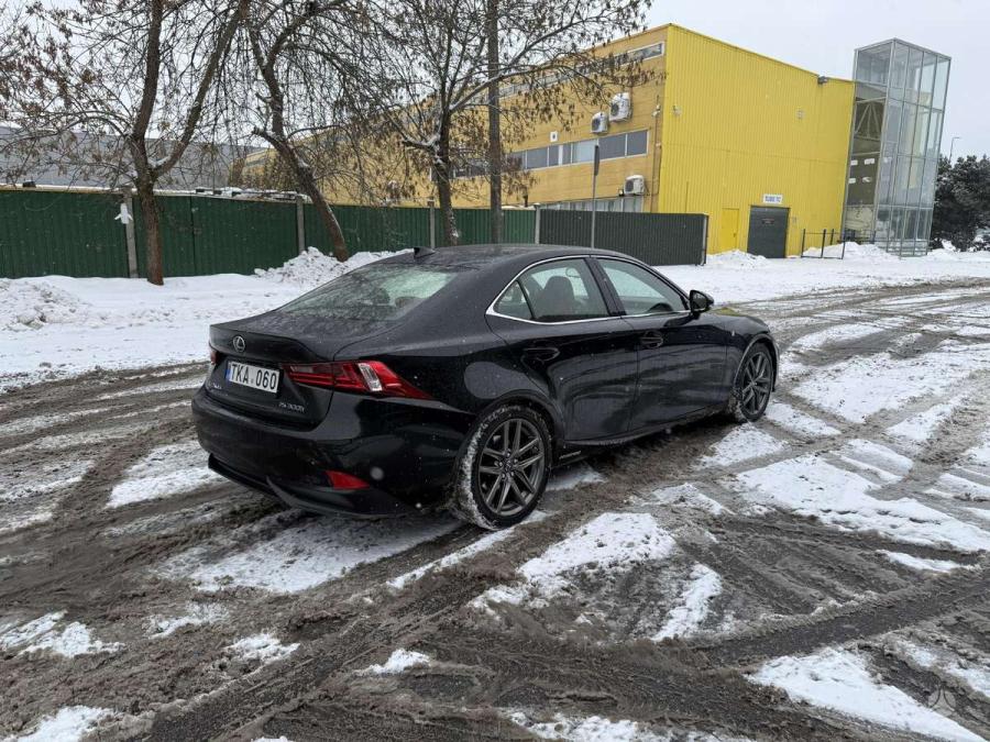 Melns Lexus LS 300h 2015 Kauņa, ar dzinēja tilpumu 2.49 L un nobraukumu 182 tūkst. km par 17200 €, foto 5 vietnē AUTOMOTO.COM.LV