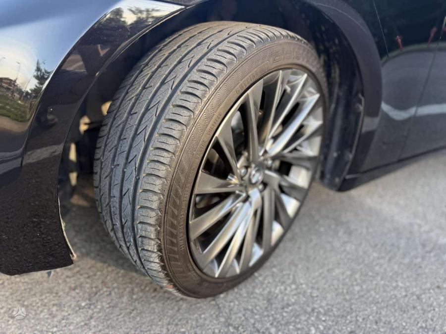 Black Lexus LS 300h 2015 in Klaipeda, with an engine capacity of 2.49 L and mileage of 214 thousand km for 14900 €, photo 15 on AUTOMOTO.COM.LV