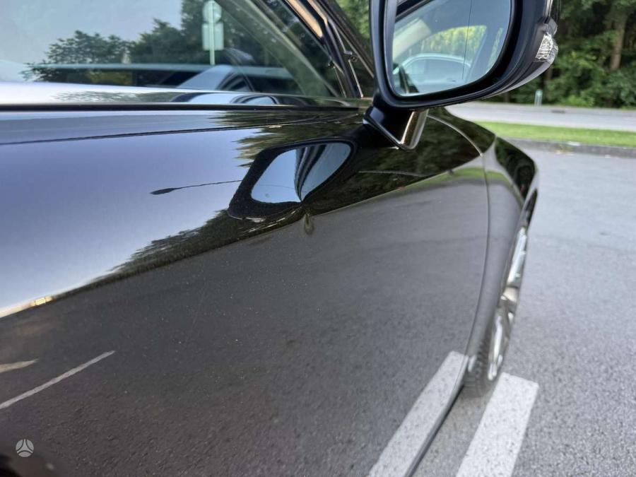 Black Lexus LS 300h 2015 in Klaipeda, with an engine capacity of 2.49 L and mileage of 214 thousand km for 14900 €, photo 16 on AUTOMOTO.COM.LV