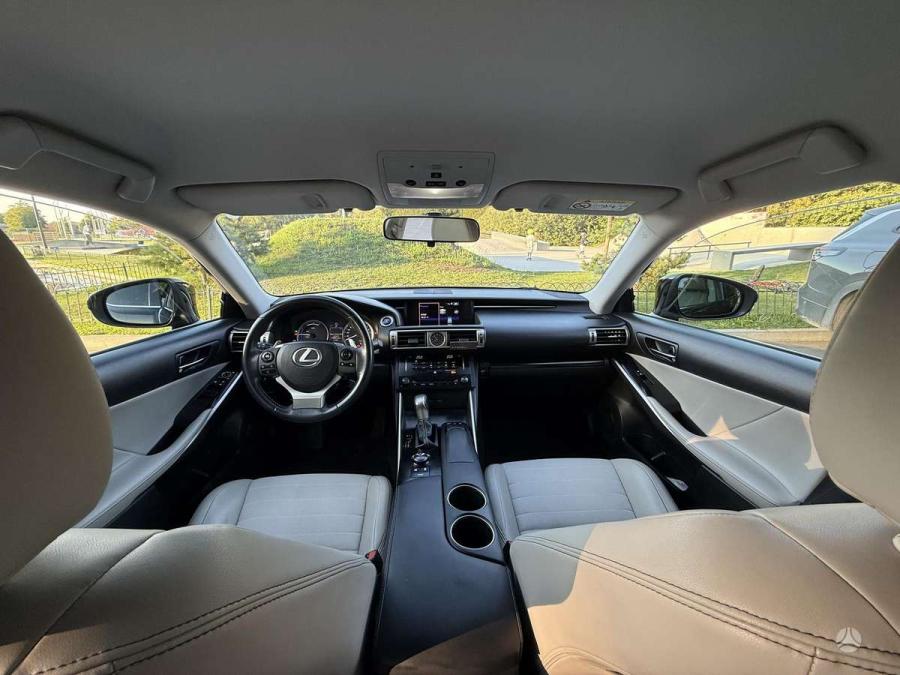 Black Lexus LS 300h 2015 in Klaipeda, with an engine capacity of 2.49 L and mileage of 214 thousand km for 14900 €, photo 28 on AUTOMOTO.COM.LV