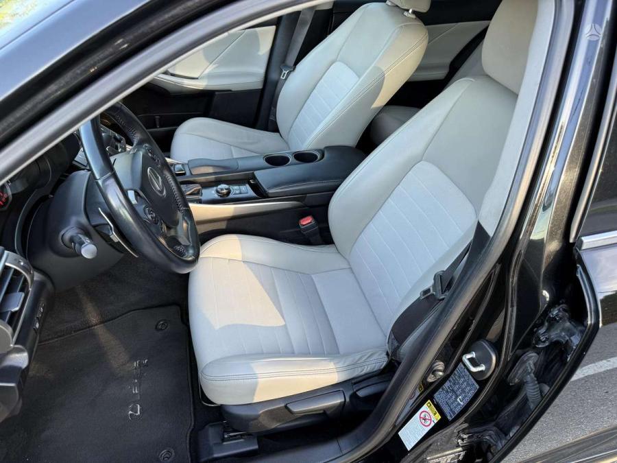 Black Lexus LS 300h 2015 in Klaipeda, with an engine capacity of 2.49 L and mileage of 214 thousand km for 14900 €, photo 29 on AUTOMOTO.COM.LV