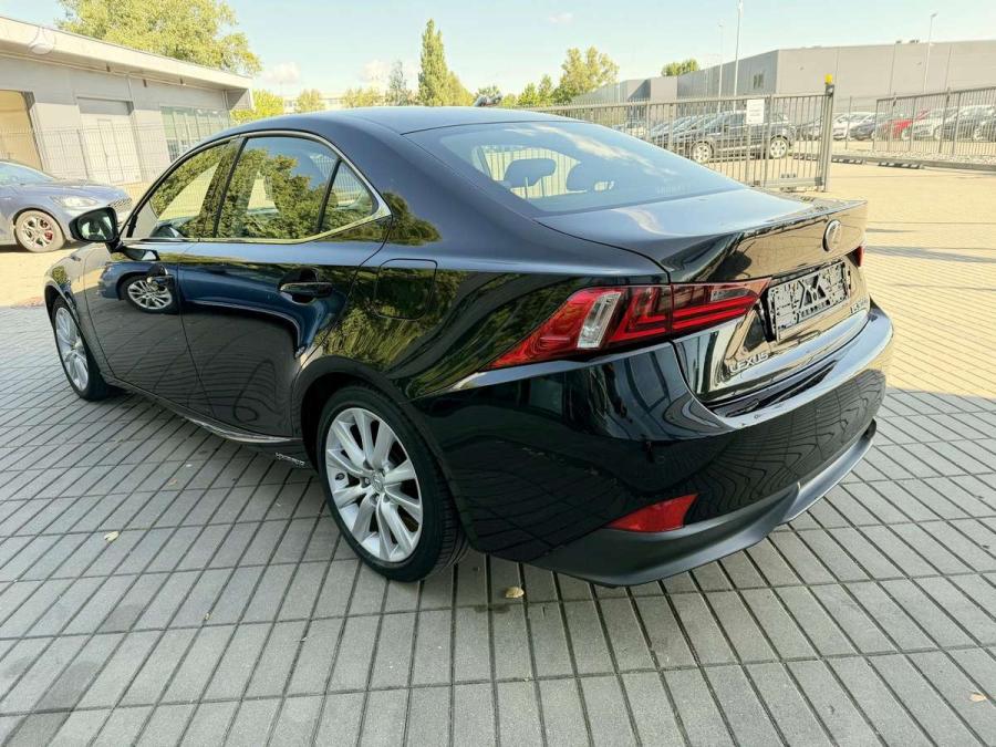 Black Lexus LS 300h 2015 in Kaunas, with an engine capacity of 2.49 L and mileage of 319 thousand km for 12300 €, photo 5 on AUTOMOTO.COM.LV