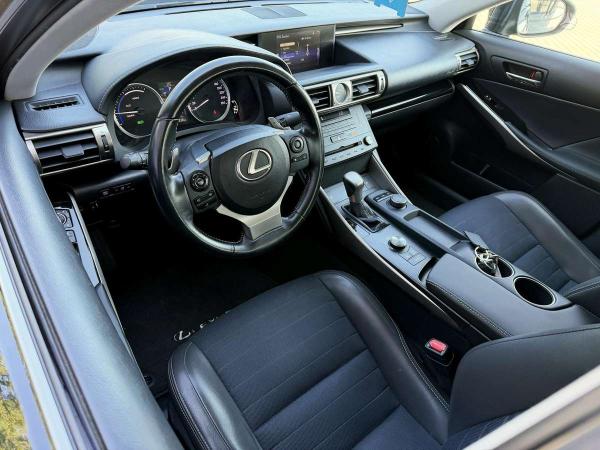 Black Lexus LS 300h 2015 in Kaunas, with an engine capacity of 2.49 L and mileage of 319 thousand km for 12300 €, photo 5 on AUTOMOTO.COM.LV