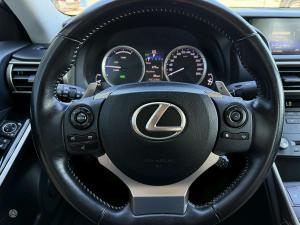 Black Lexus LS 300h 2015 in Kaunas, with an engine capacity of 2.49 L and mileage of 319 thousand km for 12300 €, photo 7 on AUTOMOTO.COM.LV