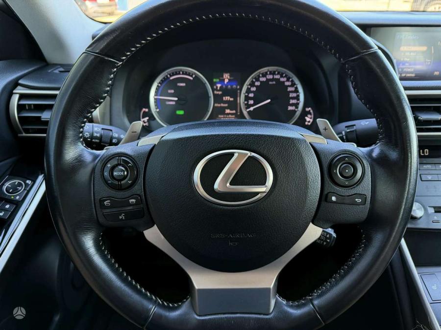 Black Lexus LS 300h 2015 in Kaunas, with an engine capacity of 2.49 L and mileage of 319 thousand km for 12300 €, photo 7 on AUTOMOTO.COM.LV