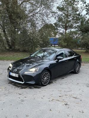 Melns Lexus LS 300h 2017 Marijampole, ar dzinēja tilpumu 2.50 L un nobraukumu 246 tūkst. km par 17500 €, foto 2 vietnē AUTOMOTO.COM.LV
