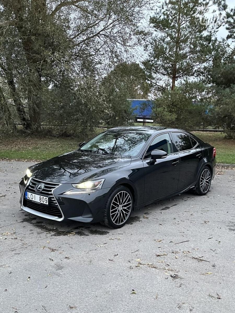 Melns Lexus LS 300h 2017 Marijampole, ar dzinēja tilpumu 2.50 L un nobraukumu 246 tūkst. km par 17500 €, foto 2 vietnē AUTOMOTO.COM.LV