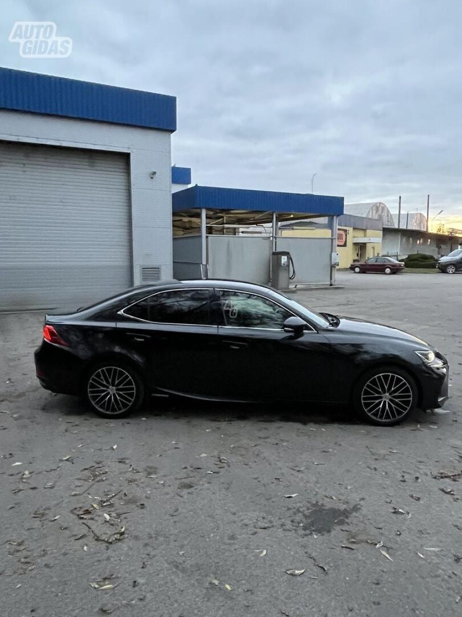 Melns Lexus LS 300h 2017 Marijampole, ar dzinēja tilpumu 2.50 L un nobraukumu 246 tūkst. km par 17500 €, foto 7 vietnē AUTOMOTO.COM.LV