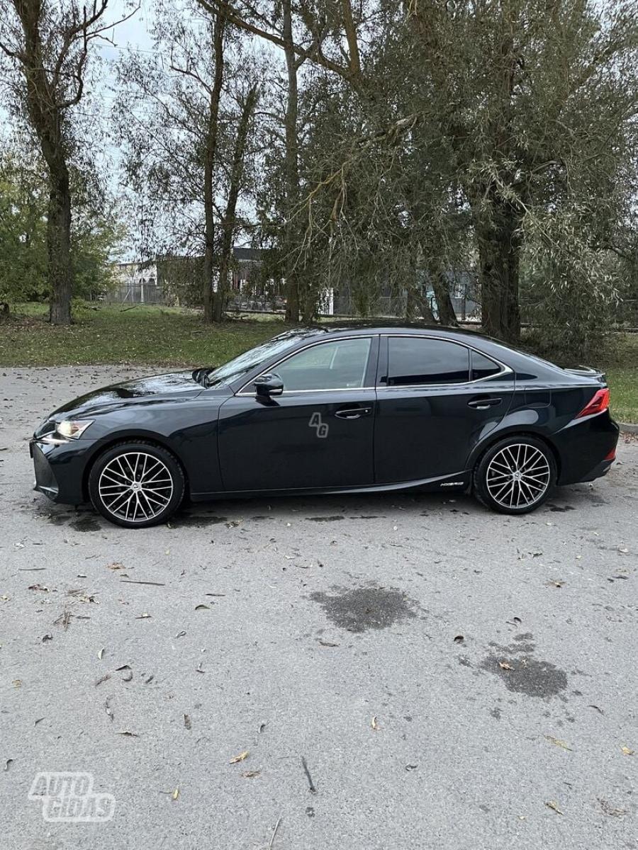 Melns Lexus LS 300h 2017 Marijampole, ar dzinēja tilpumu 2.50 L un nobraukumu 246 tūkst. km par 17500 €, foto 9 vietnē AUTOMOTO.COM.LV