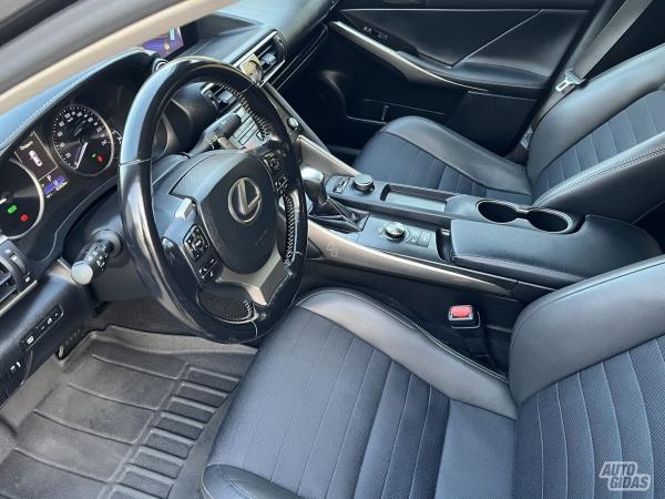 Melns Lexus LS 300h 2017 Marijampole, ar dzinēja tilpumu 2.50 L un nobraukumu 246 tūkst. km par 17500 €, foto 11 vietnē AUTOMOTO.COM.LV