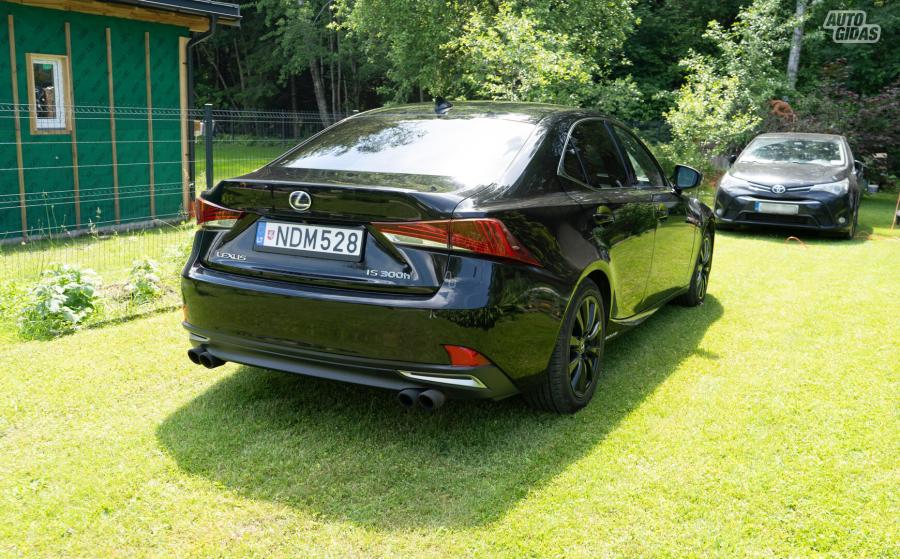 Черный Лексус LS 300h 2017 в Вильнюс, объемом двигателя 2.50 л и пробегом 150 тыс. км за 14900 €, фото 6 на AUTOMOTO.COM.LV