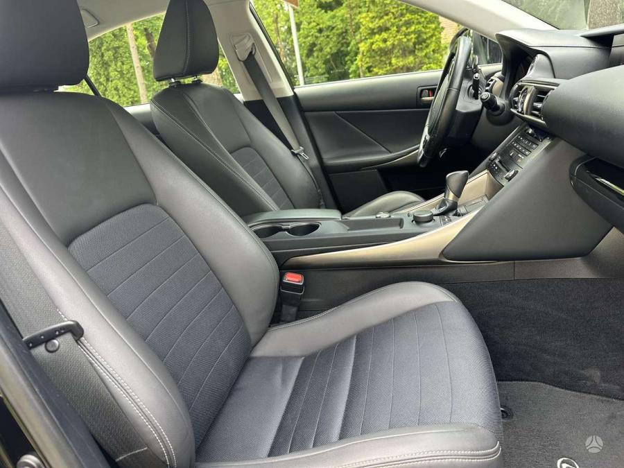 Melns Lexus LS 300h 2018 Kauņa, ar dzinēja tilpumu 2.50 L un nobraukumu 118 tūkst. km par 20500 €, foto 9 vietnē AUTOMOTO.COM.LV