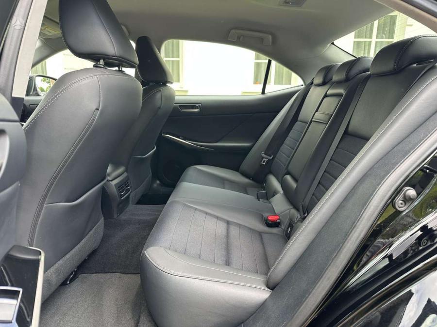 Melns Lexus LS 300h 2018 Kauņa, ar dzinēja tilpumu 2.50 L un nobraukumu 118 tūkst. km par 20500 €, foto 10 vietnē AUTOMOTO.COM.LV