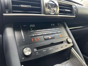 Melns Lexus LS 300h 2018 Kauņa, ar dzinēja tilpumu 2.50 L un nobraukumu 118 tūkst. km par 20500 €, foto 17 vietnē AUTOMOTO.COM.LV