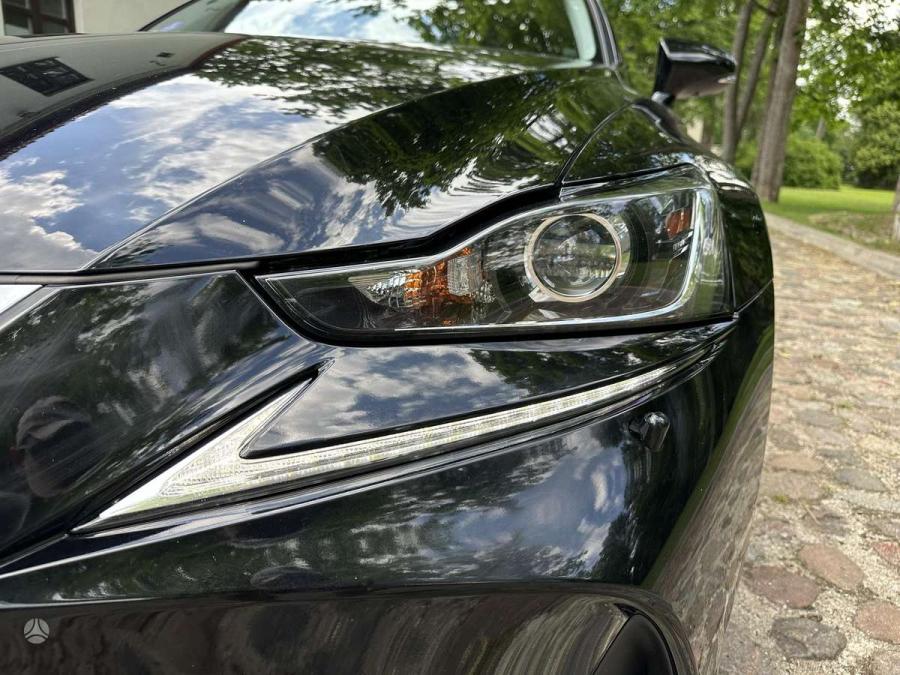 Melns Lexus LS 300h 2018 Kauņa, ar dzinēja tilpumu 2.50 L un nobraukumu 118 tūkst. km par 20500 €, foto 18 vietnē AUTOMOTO.COM.LV