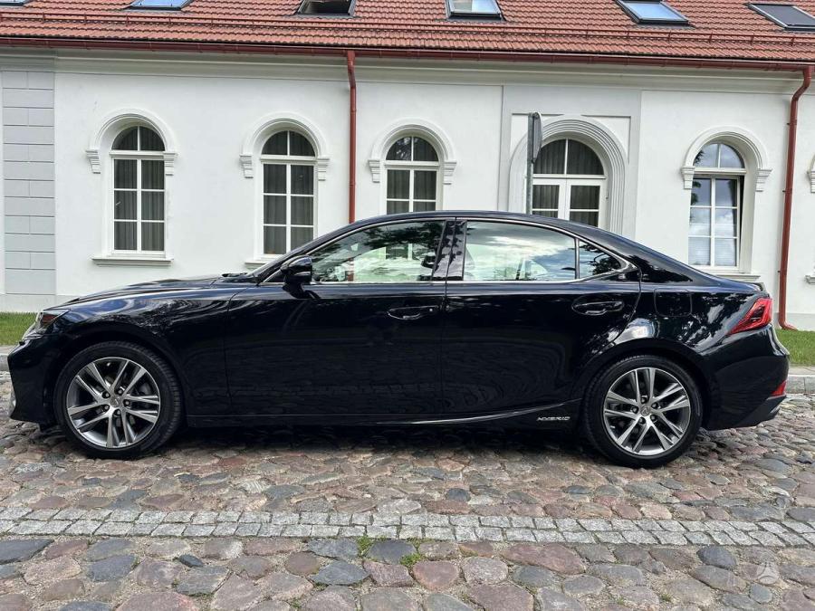 Melns Lexus LS 300h 2018 Kauņa, ar dzinēja tilpumu 2.50 L un nobraukumu 118 tūkst. km par 20500 €, foto 28 vietnē AUTOMOTO.COM.LV
