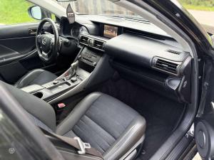 Black Lexus LS 300h 2018 in Vilnius, with an engine capacity of 2.50 L and mileage of 330 thousand km for 8000 €, photo 11 on AUTOMOTO.COM.LV