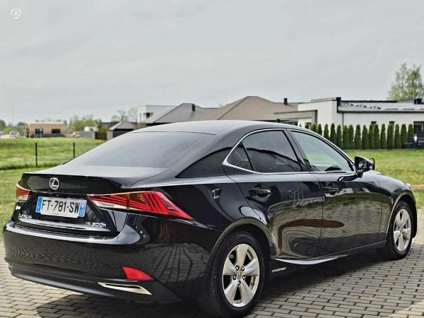 Melns Lexus LS 300h 2020 Tauragė, ar dzinēja tilpumu 2.50 L un nobraukumu 228 tūkst. km par 18400 €, foto 5 vietnē AUTOMOTO.COM.LV