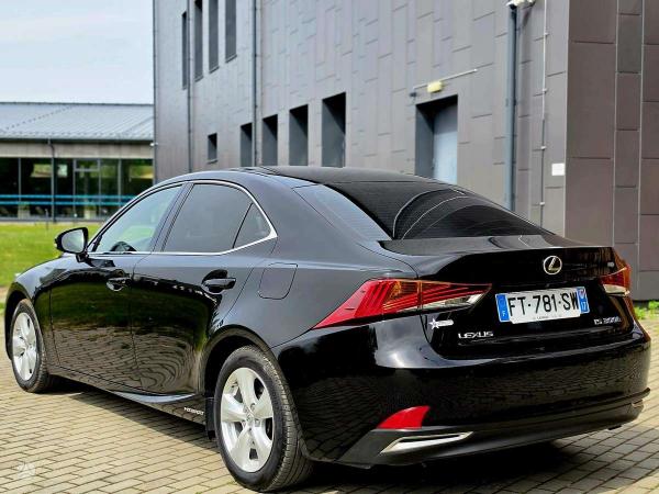 Melns Lexus LS 300h 2020 Tauragė, ar dzinēja tilpumu 2.50 L un nobraukumu 228 tūkst. km par 18400 €, foto 7 vietnē AUTOMOTO.COM.LV