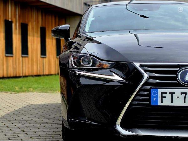 Melns Lexus LS 300h 2020 Tauragė, ar dzinēja tilpumu 2.50 L un nobraukumu 228 tūkst. km par 18400 €, foto 9 vietnē AUTOMOTO.COM.LV