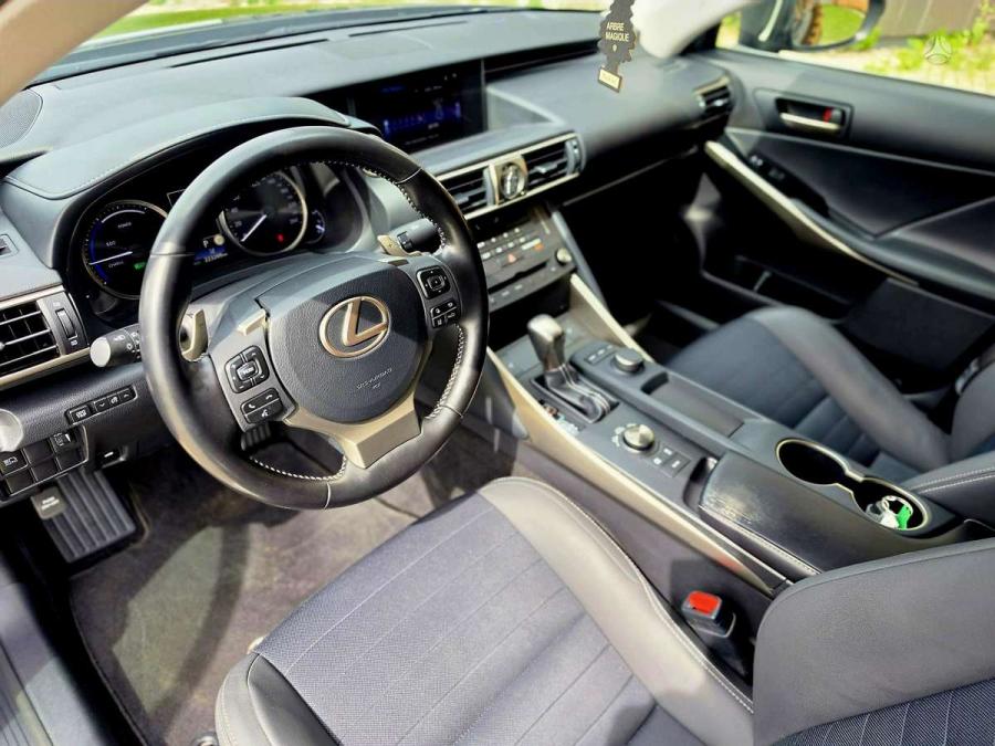 Черный Лексус LS 300h 2020 в Таураге, объемом двигателя 2.50 л и пробегом 228 тыс. км за 18400 €, фото 18 на AUTOMOTO.COM.LV