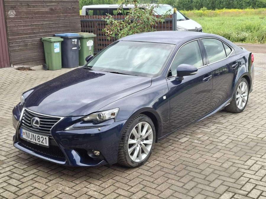Blue Lexus LS 300h 2015 in Panevezys, with an engine capacity of 2.49 L and mileage of 352 thousand km for 9700 €, photo 1 on AUTOMOTO.COM.LV