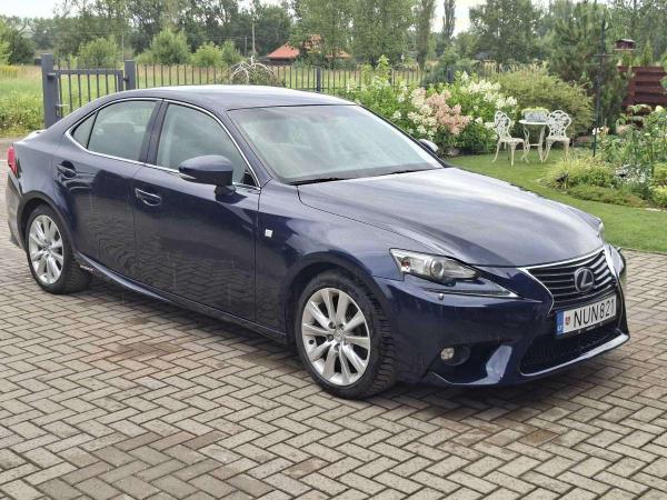 Zils Lexus LS 300h 2015 Panevēža, ar dzinēja tilpumu 2.49 L un nobraukumu 352 tūkst. km par 9700 €, foto 2 vietnē AUTOMOTO.COM.LV