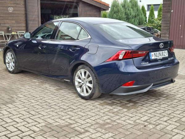 Zils Lexus LS 300h 2015 Panevēža, ar dzinēja tilpumu 2.49 L un nobraukumu 352 tūkst. km par 9700 €, foto 3 vietnē AUTOMOTO.COM.LV