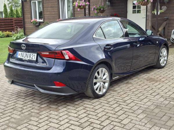 Zils Lexus LS 300h 2015 Panevēža, ar dzinēja tilpumu 2.49 L un nobraukumu 352 tūkst. km par 9700 €, foto 4 vietnē AUTOMOTO.COM.LV