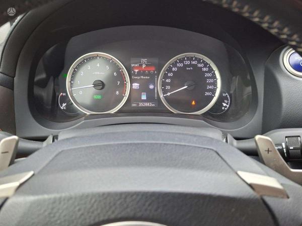 Zils Lexus LS 300h 2015 Panevēža, ar dzinēja tilpumu 2.49 L un nobraukumu 352 tūkst. km par 9700 €, foto 8 vietnē AUTOMOTO.COM.LV