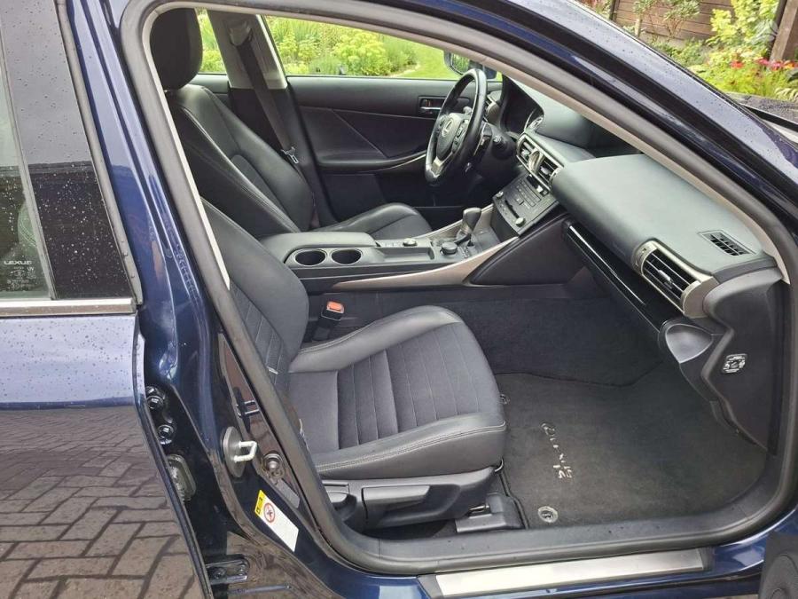 Blue Lexus LS 300h 2015 in Panevezys, with an engine capacity of 2.49 L and mileage of 352 thousand km for 9700 €, photo 11 on AUTOMOTO.COM.LV