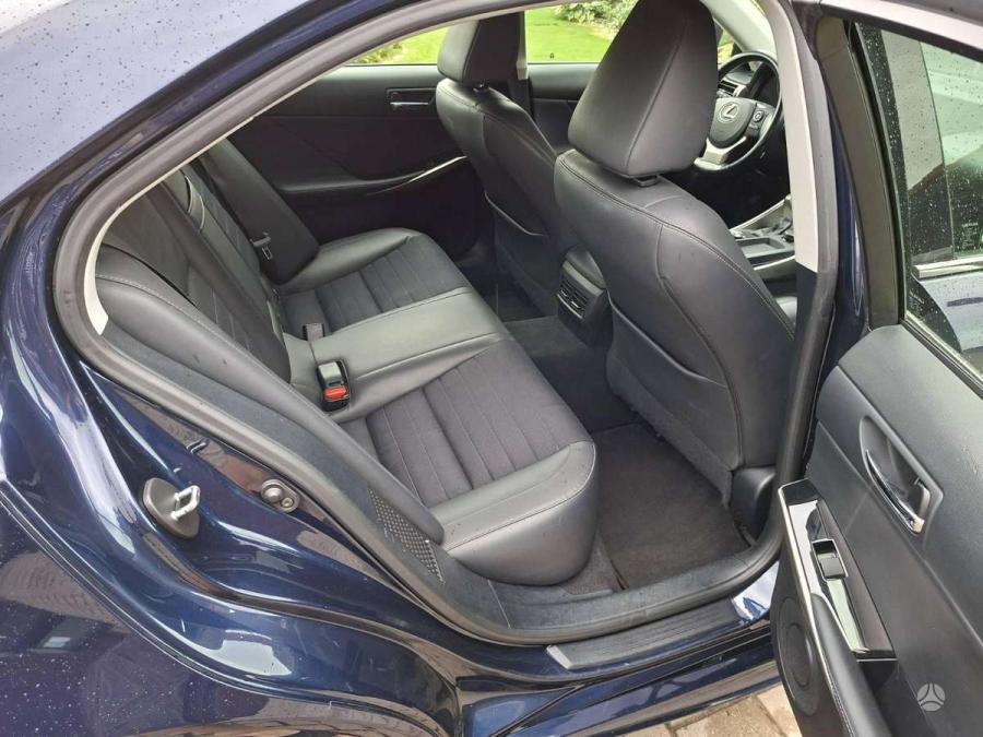 Blue Lexus LS 300h 2015 in Panevezys, with an engine capacity of 2.49 L and mileage of 352 thousand km for 9700 €, photo 13 on AUTOMOTO.COM.LV