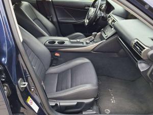 Zils Lexus LS 300h 2015 Panevēža, ar dzinēja tilpumu 2.49 L un nobraukumu 352 tūkst. km par 9600 €, foto 8 vietnē AUTOMOTO.COM.LV